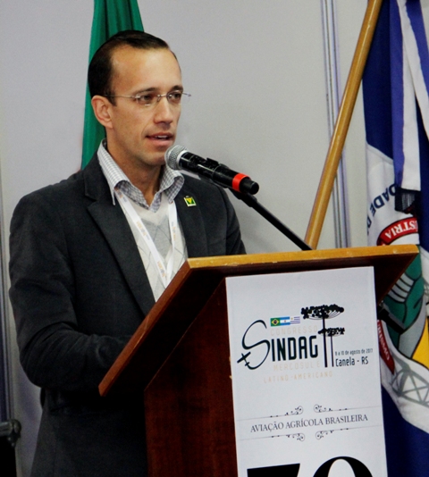 Pulverização aérea de defensivos e fertilizantes chega aos 70 anos no ...